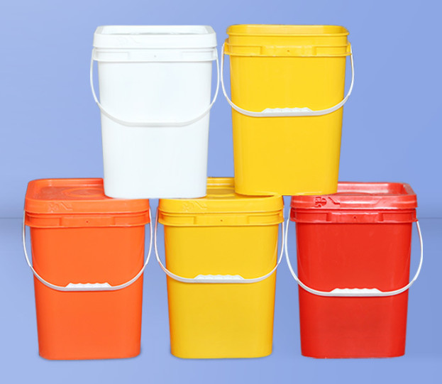 Chemical Resistant White Square Plastic Bucket with Handle and Lid