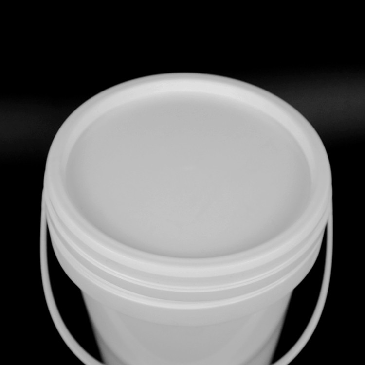 Round Plastic Bucket in Various Colors and Sizes for Different Capacities